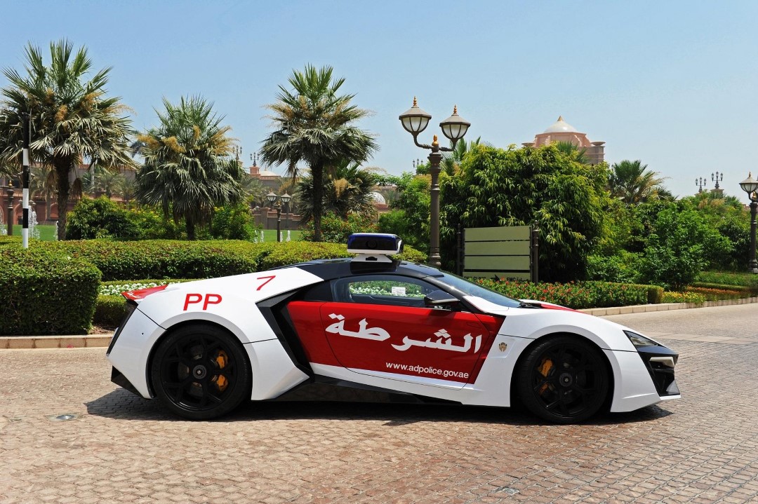 The UAE Police Supercar Fleet | SupercarTribe.com
