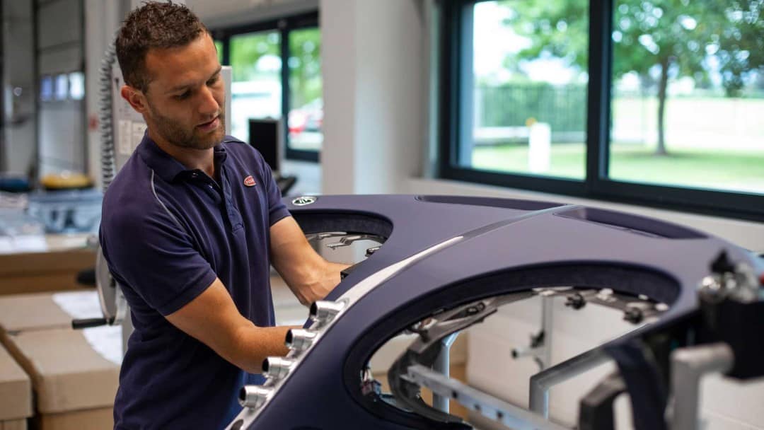 Bugatti Celebrates 200th Production Chiron – SupercarTribe.com