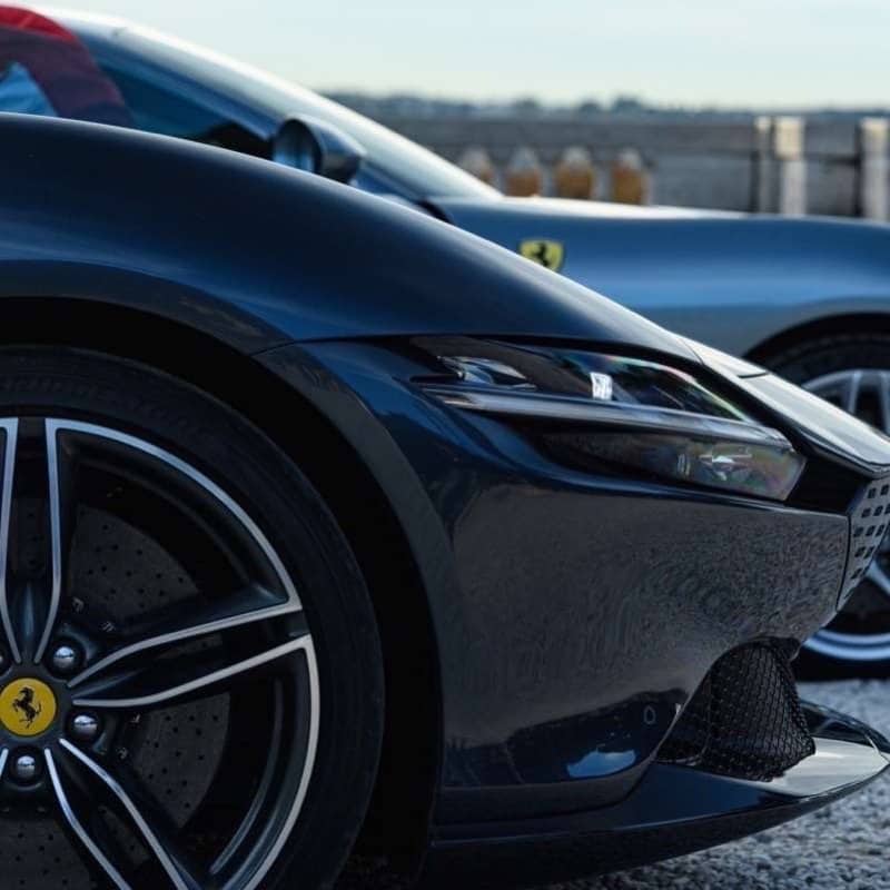 Ferrari Roma Hero Mobile | SupercarTribe.com